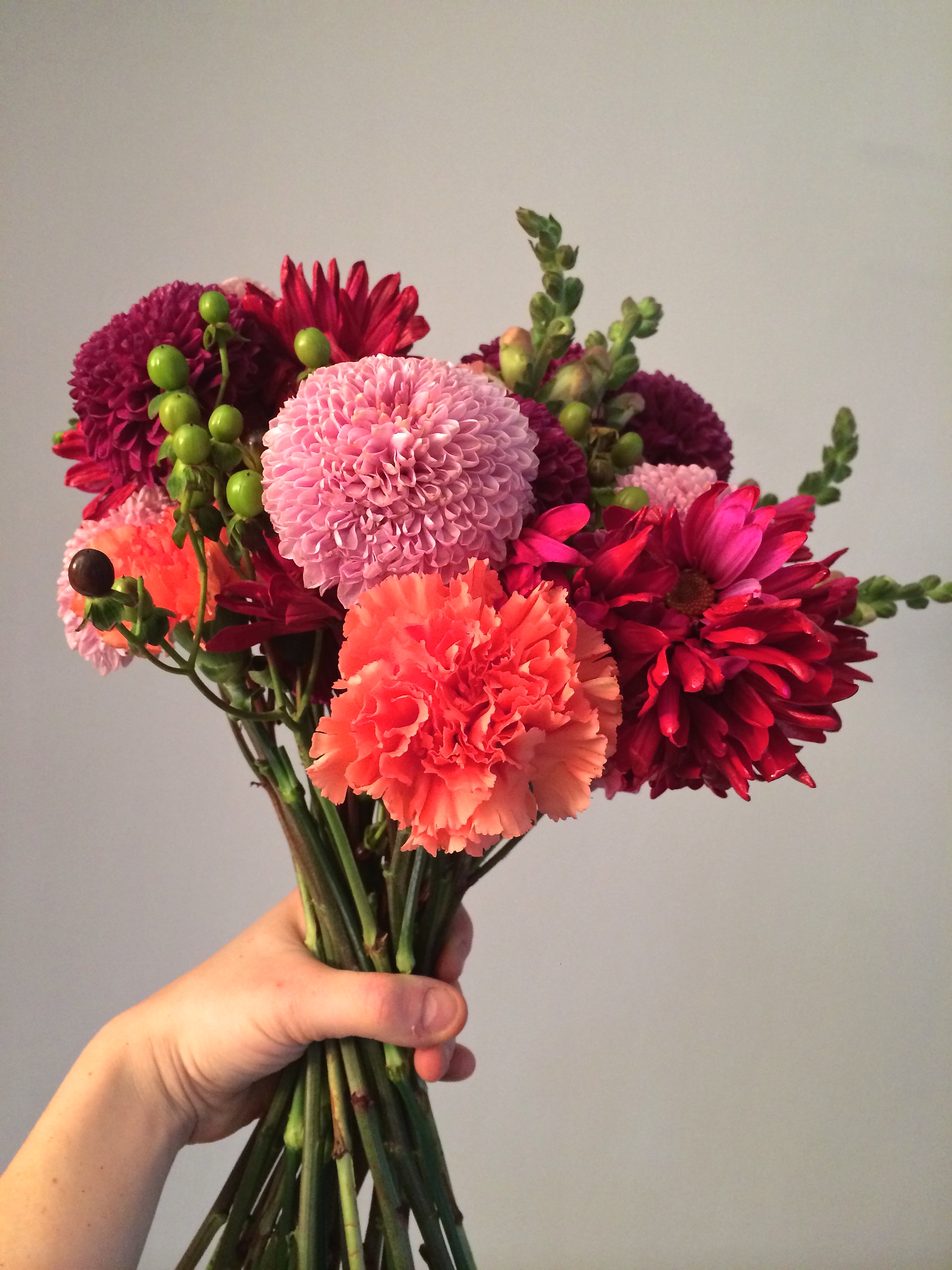 Floral Arranging 101 With: Elaine Burns | SCISSORS & SAGE